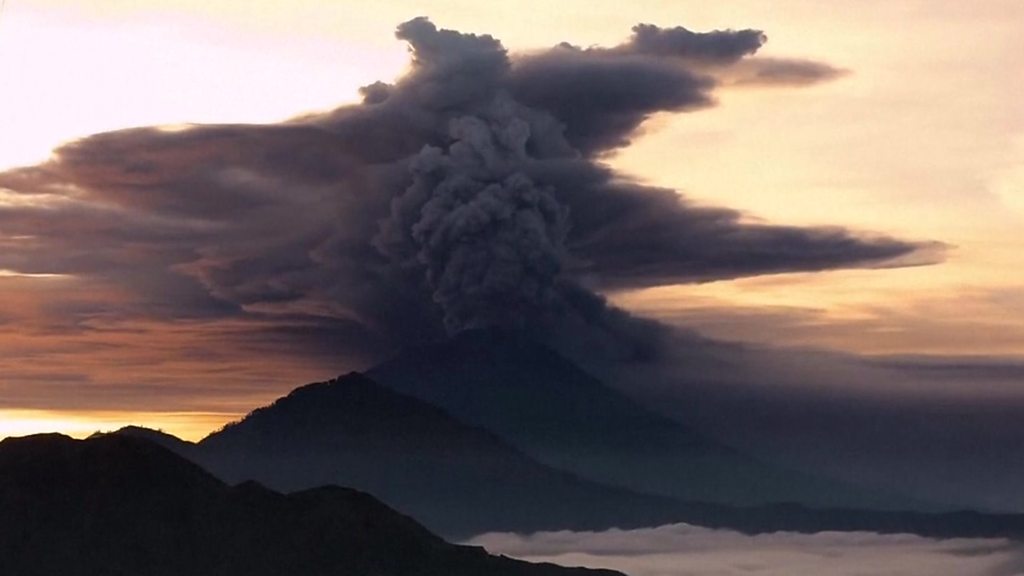 Bali volcano alert raised to highest stage - Fraja Maroc